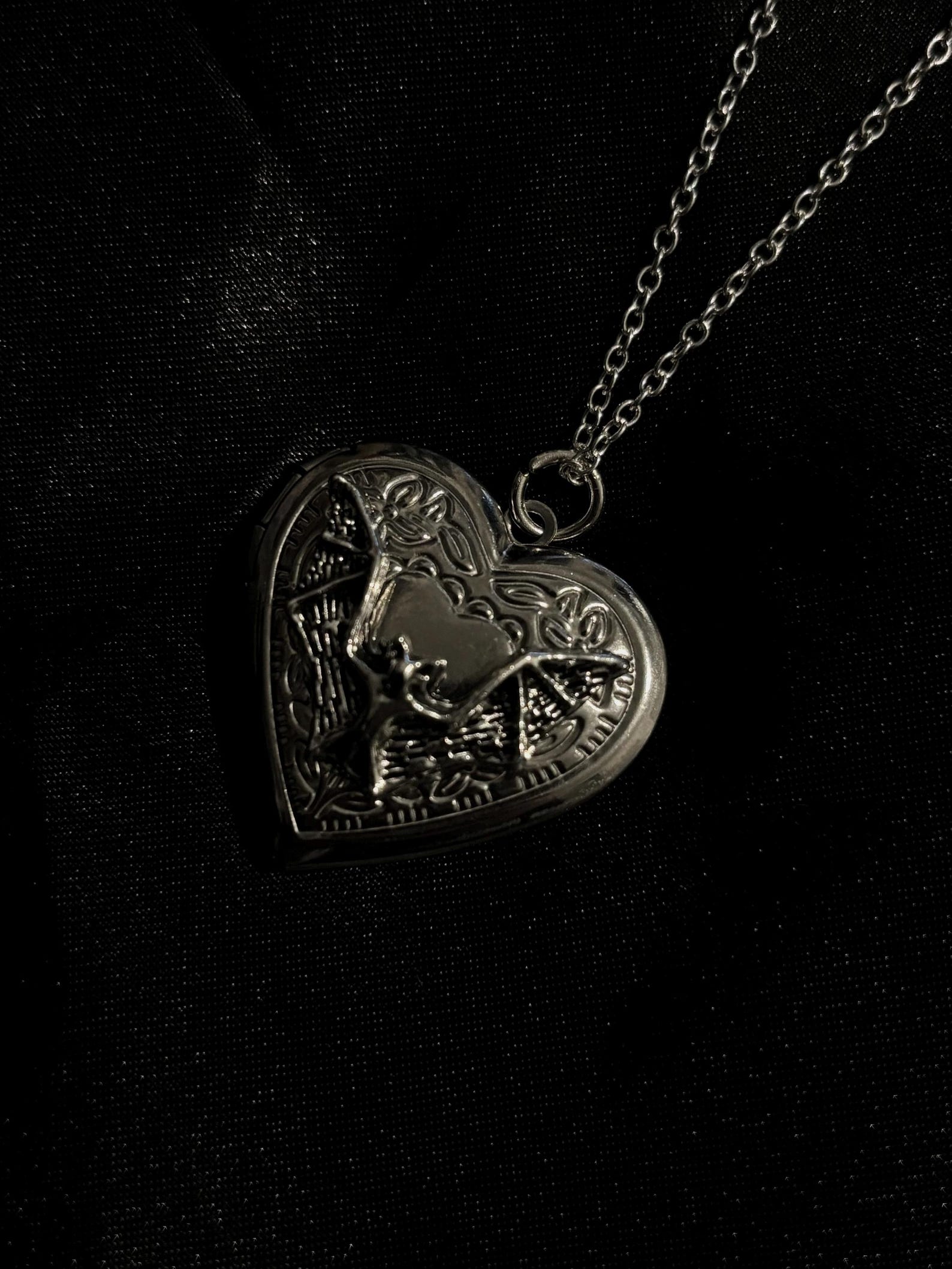 Bat Heart Locket Necklace || Gothic Jewellery || Gothic || Alternative ...