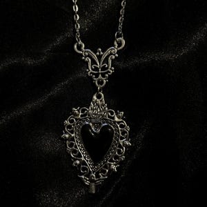 Sacred Heart Necklace || Gothic Jewellery || Gothic || Alternative ...