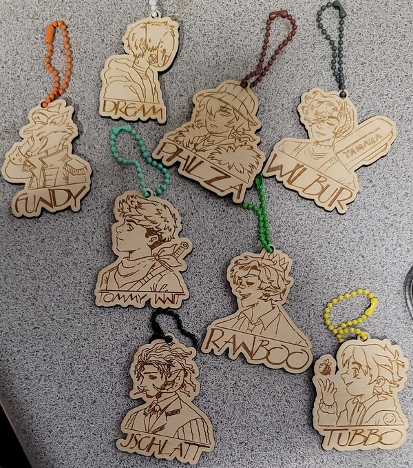 Revivedbur and Quackity // TNTDUO // Dream SMP Inspired Holographic Keychains - Etsy Canada