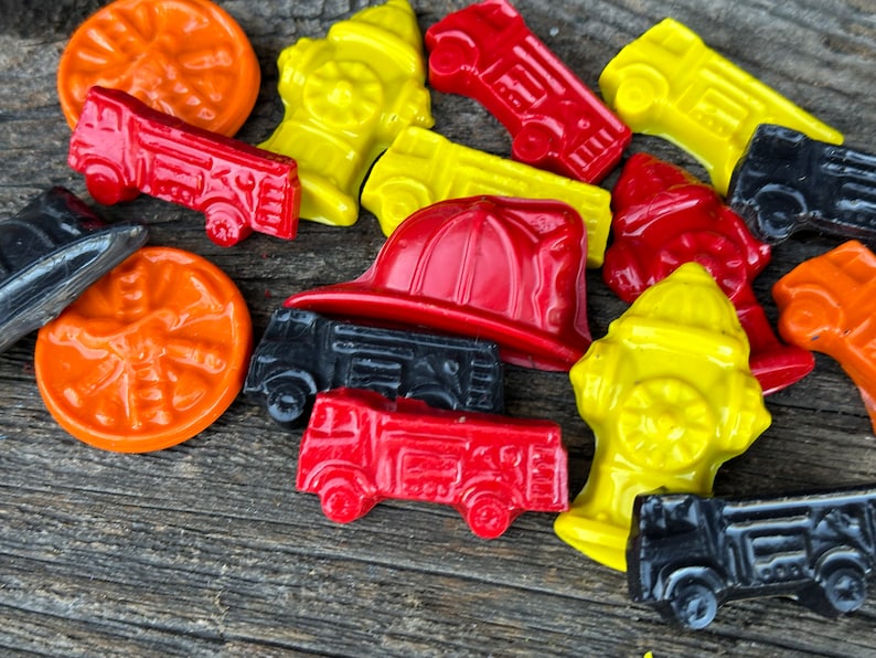Fire Truck Crayons: Fireman Party Favors, Beeswax Crayons - Etsy