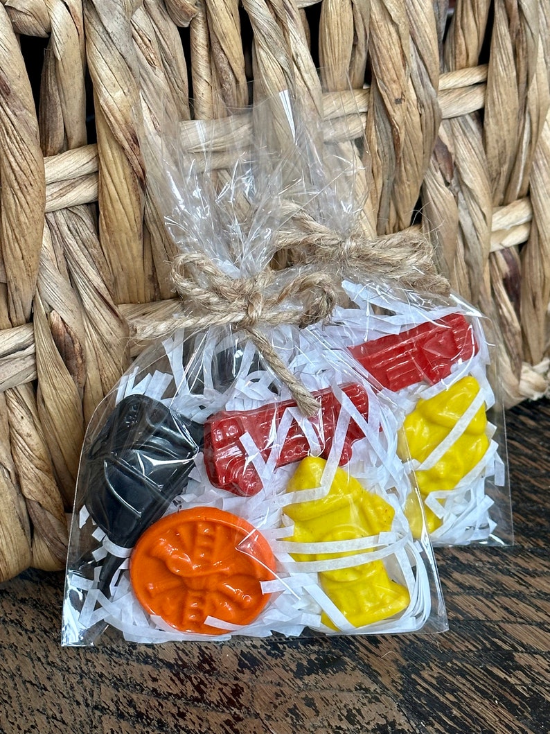 Fire Fighter Crayons - Custom Birthday Party Favors - Etsy