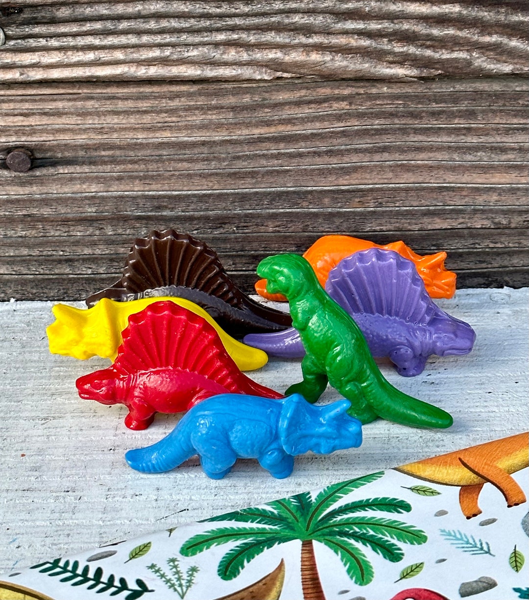 DINOSAUR CRAYONS for Your Little Paleontologist in Your Life Pretend ...