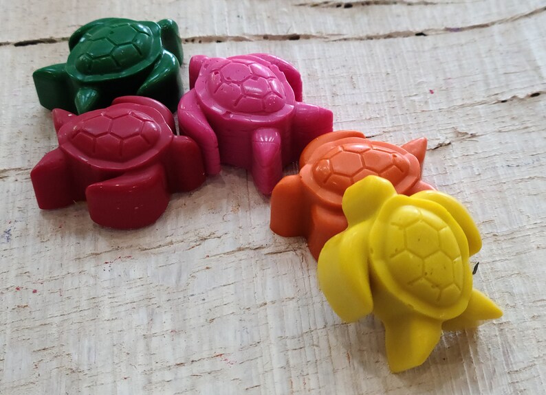 Sea Turtle Crayons: Recycled Beeswax Crayola Crayons, Kids Party Favors ...