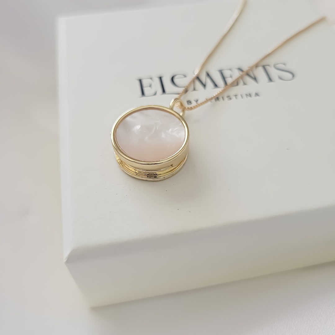 Pearl Locket Necklace. Circle Locket Picture Necklace. Photo Memorial Round Locket With Photo. Gold Filled Necklace. Gift For Mom Etsy