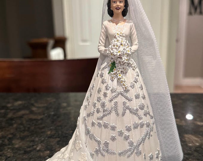 Queen Elizabeth II Figurine Princess Elizabeth the Royal Bride - Etsy