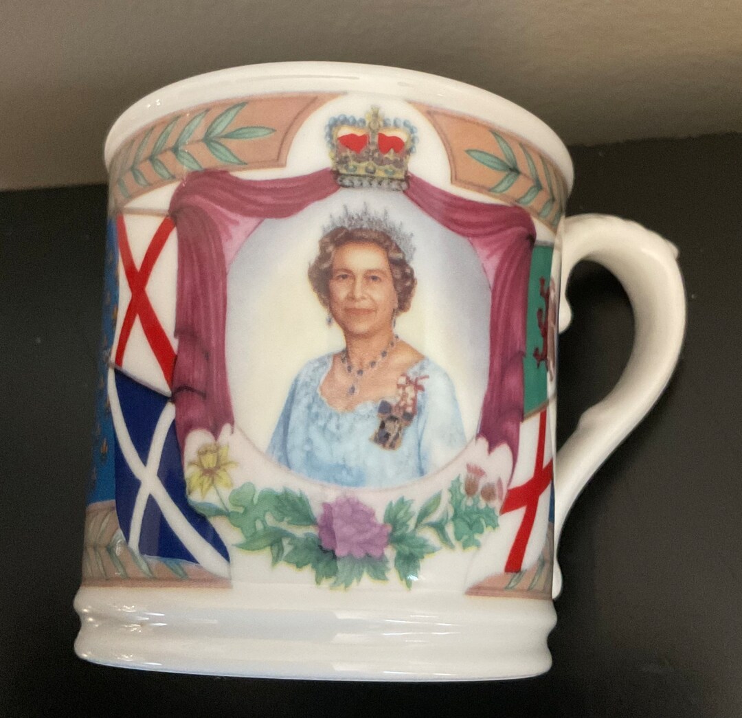 Royal Worcester Queen Elizabeth II Commemorative Cup - Etsy UK