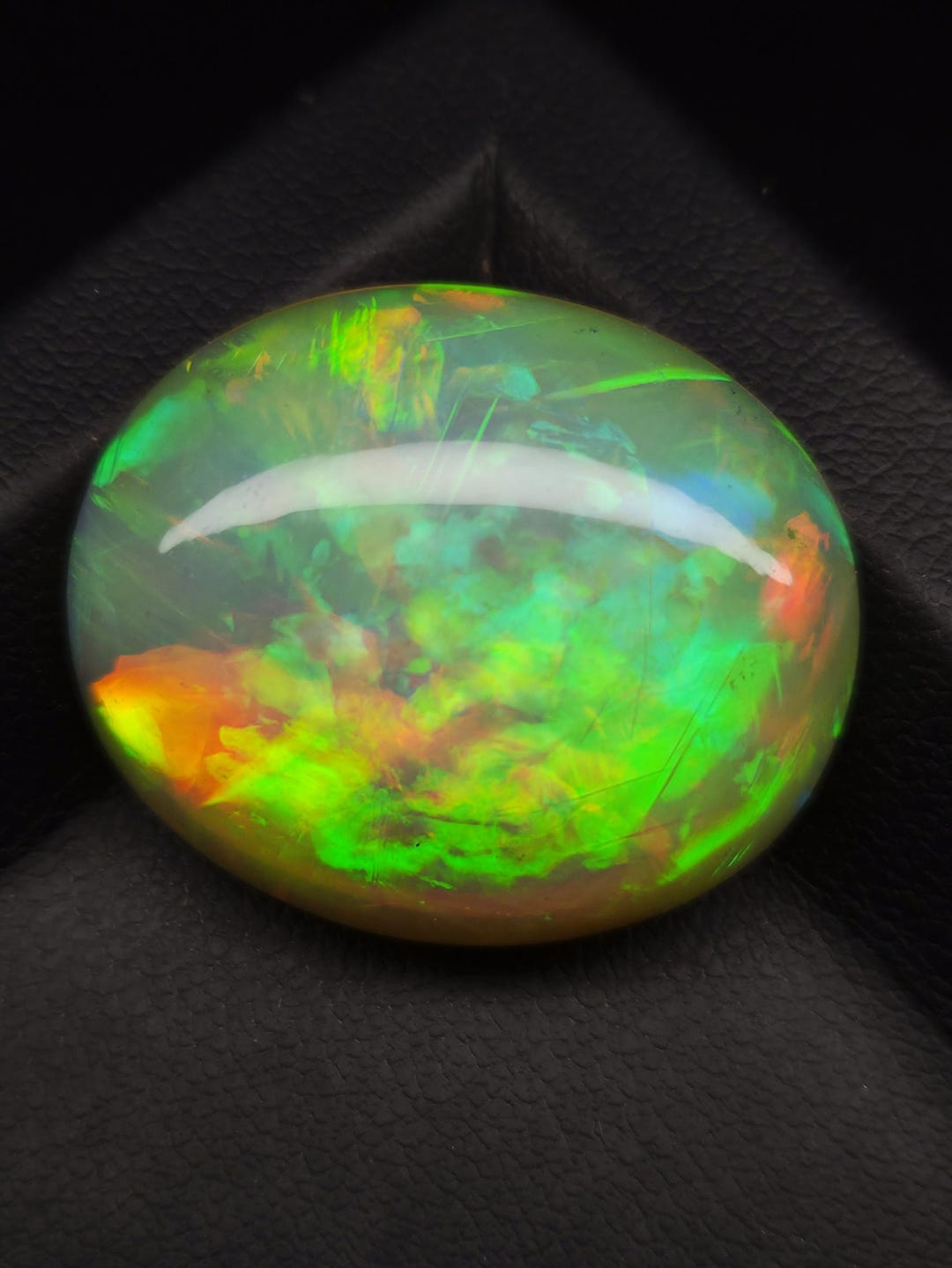31 Carat Giant Ethiopian Opal | Natural Neon Green Flash Opal 28x23mm ...