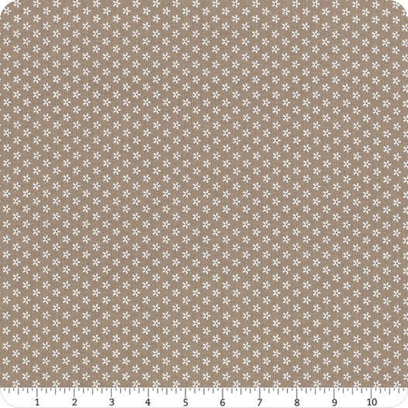 Lori Holt Bee Basics Pebble Tiny Daisy Yardage - Etsy