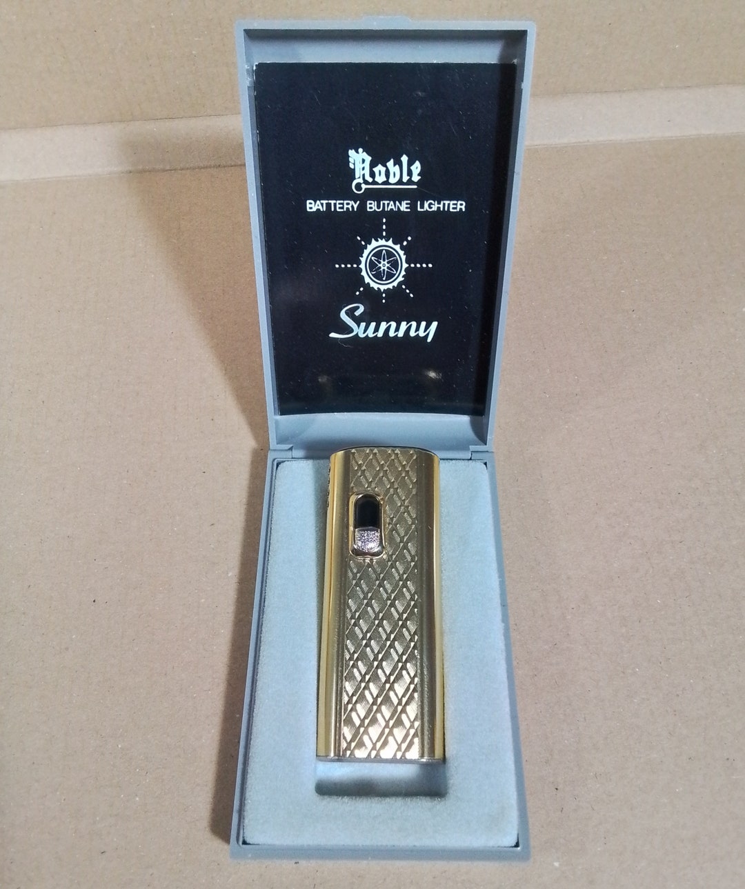 Vintage Noble Sunny Lighter Battery Electronic Working Lighter Briquet ...