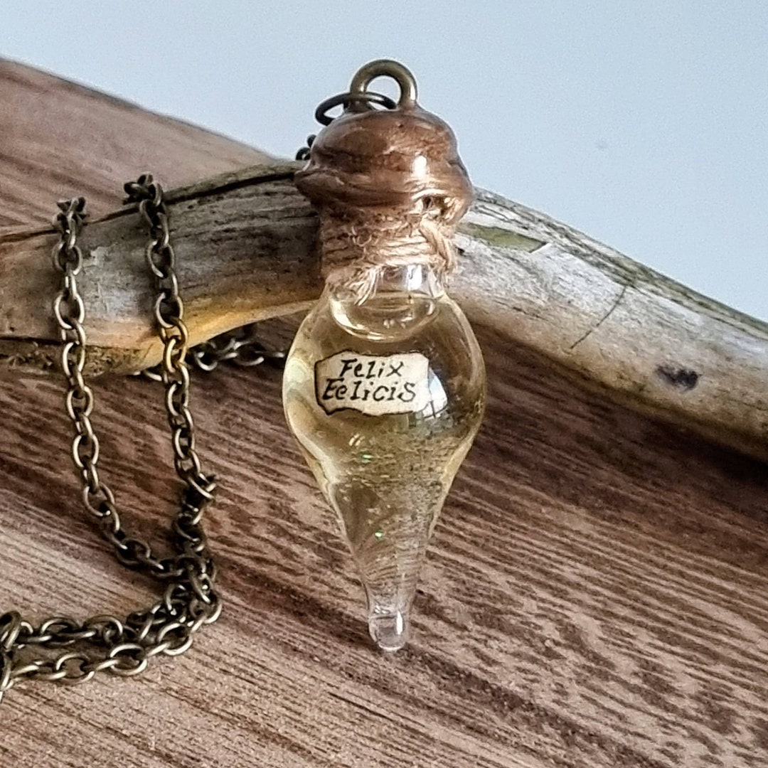 FELIX FELICIS | Liquid Luck Necklace | Miniature Potion With Hand ...
