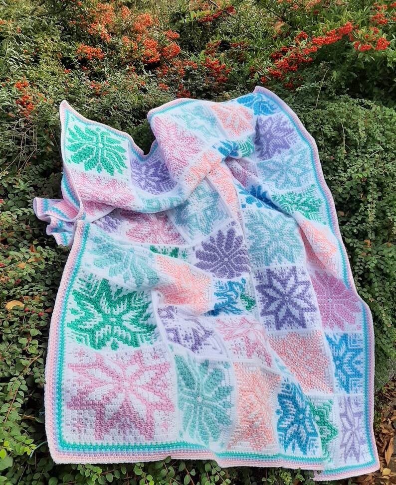 Twinkle Twinkle - Overlay Mosaic Crochet Center Out Christmas Squares ...