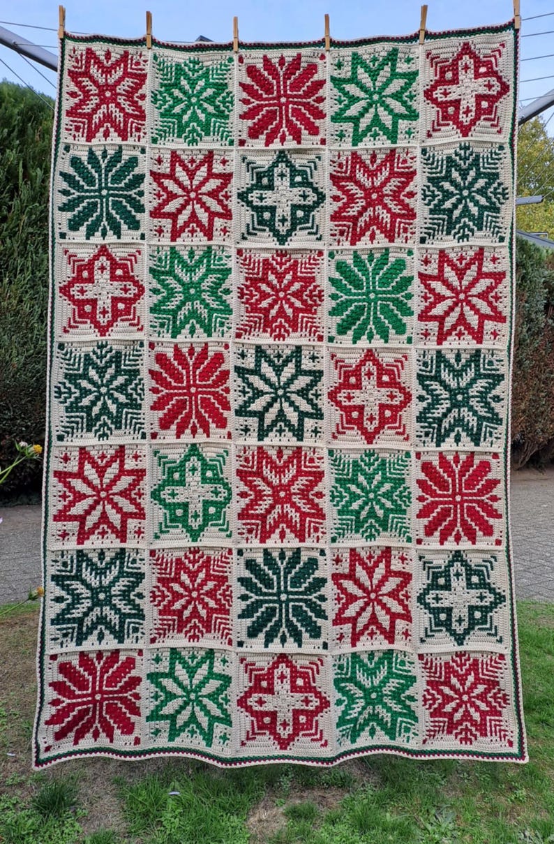 Twinkle Twinkle - Overlay Mosaic Crochet Center Out Christmas Squares ...