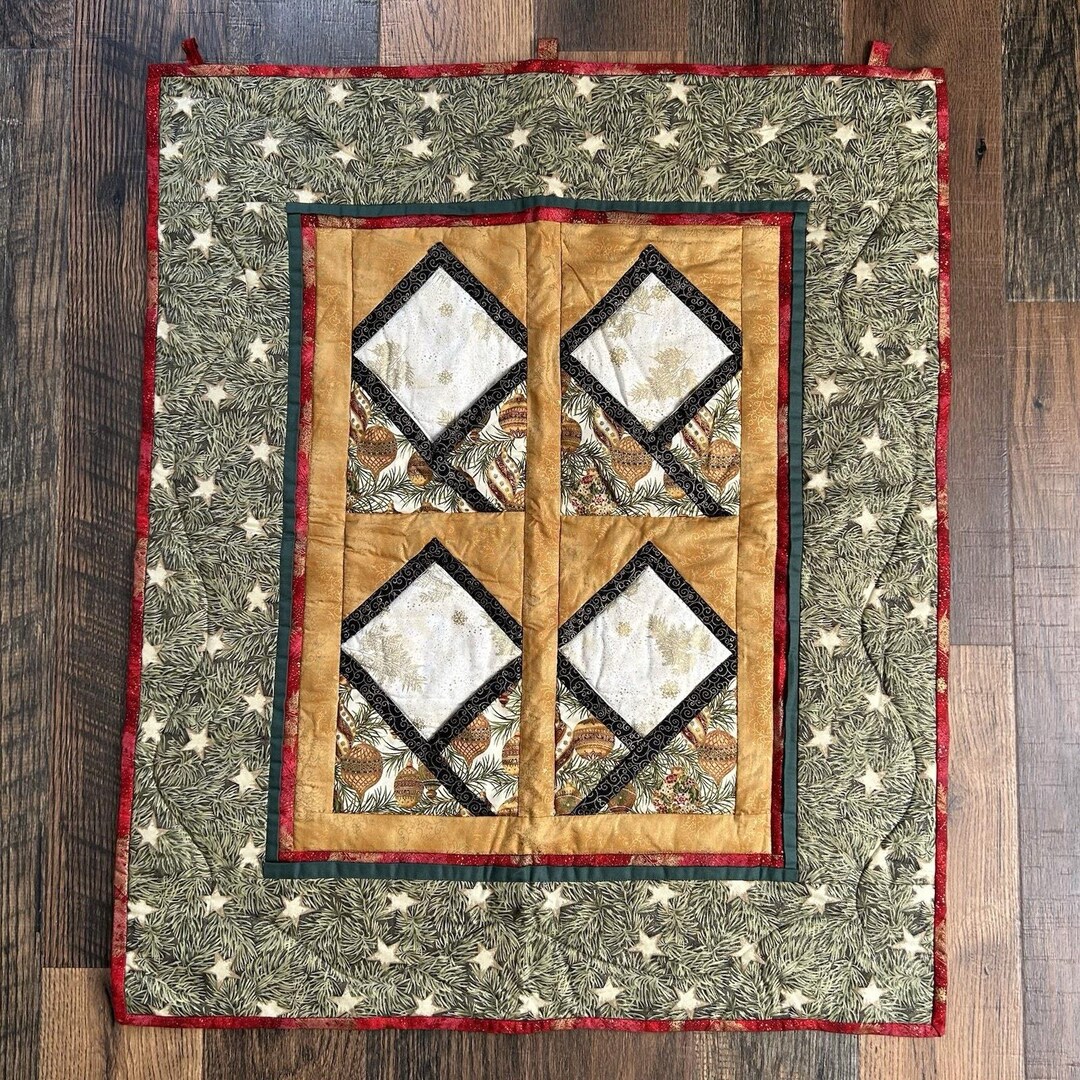 Vintage Handmade Christmas Quilted Wall Hanging 31x37 Pocket Panels ...