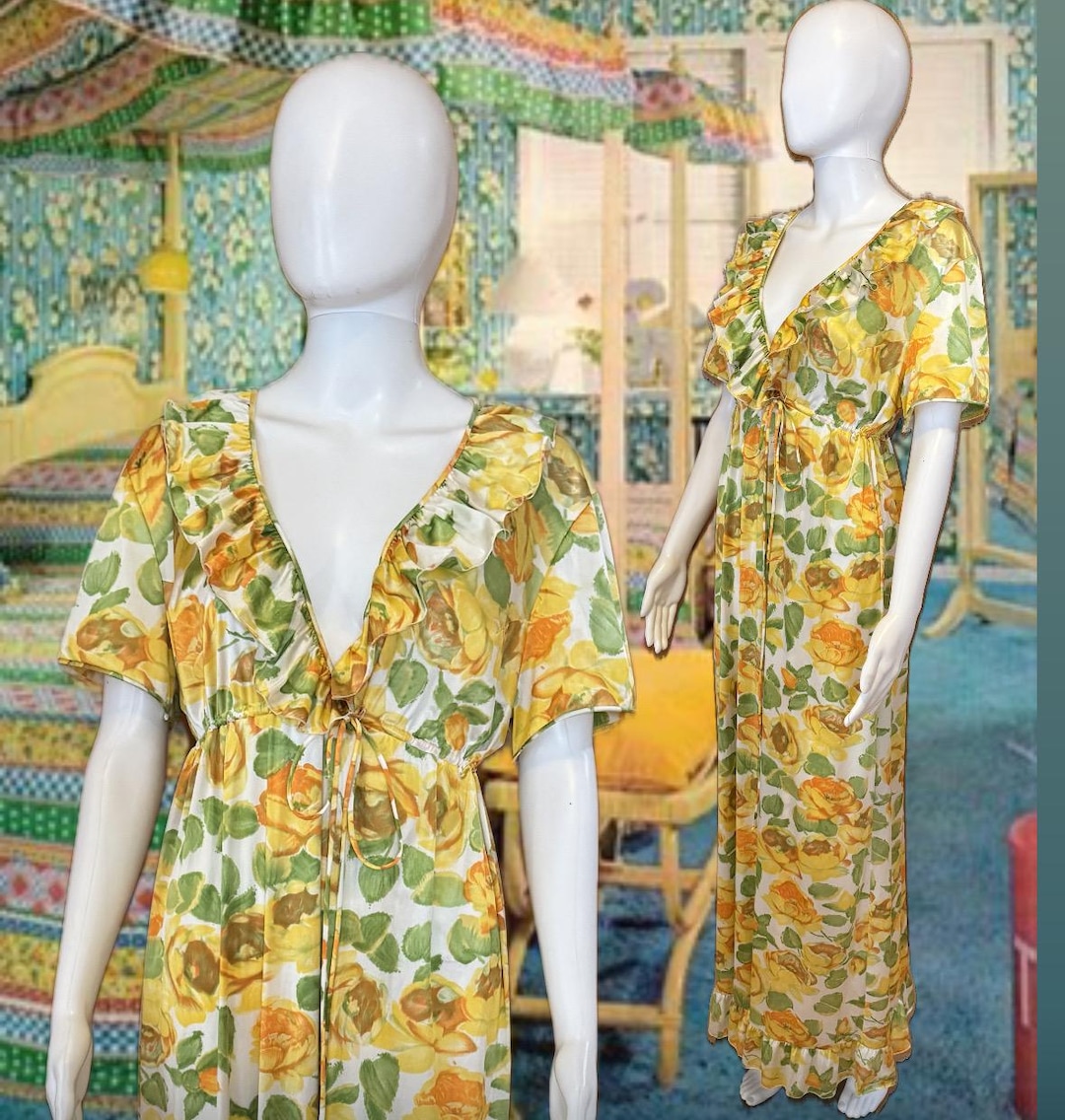 70’s Vanity Fair “floral Time Traveler” Nylon Robe | Size S/M | 1970s ...