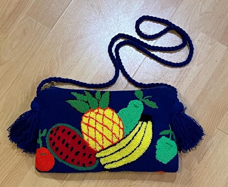 80s Vintage Wayuu Tapizado Fruit Fantasy Needlepoint Shoulder Bag ...