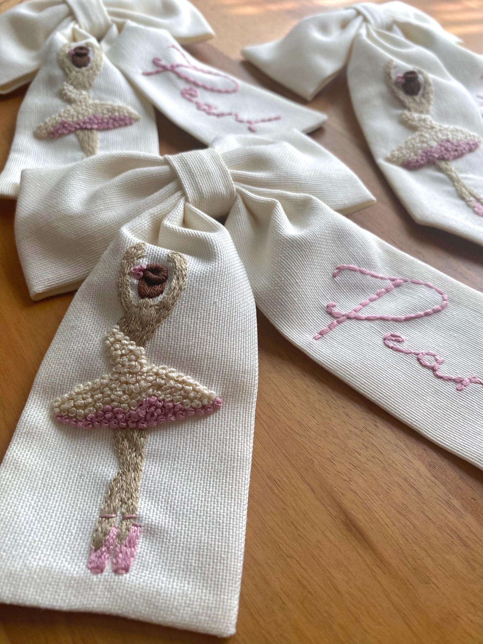Initial Hand Embroidered Bow, Custom Name Bow, Floral Hair Bow, Baby ...