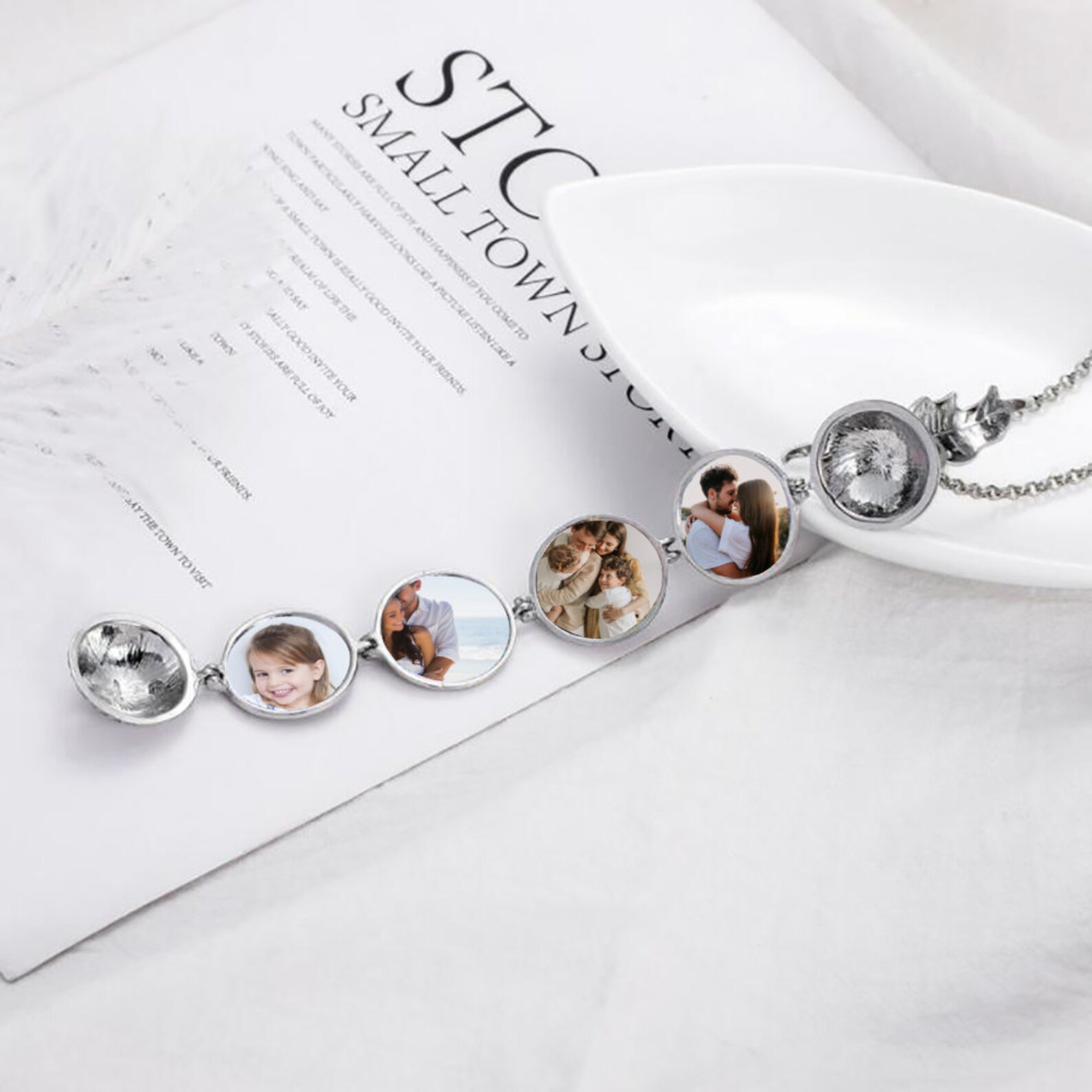 Custom Four Photos Necklace, Retro Foldable Clavicle Chain, Stylish ...