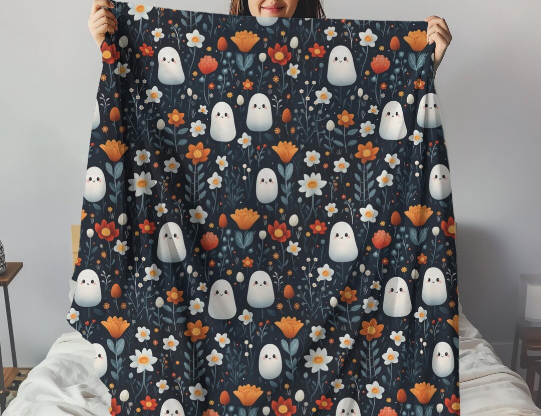 Cute Ghost Plush Floral Blanket | Lightweight Soft Fall Throw Blanket ...
