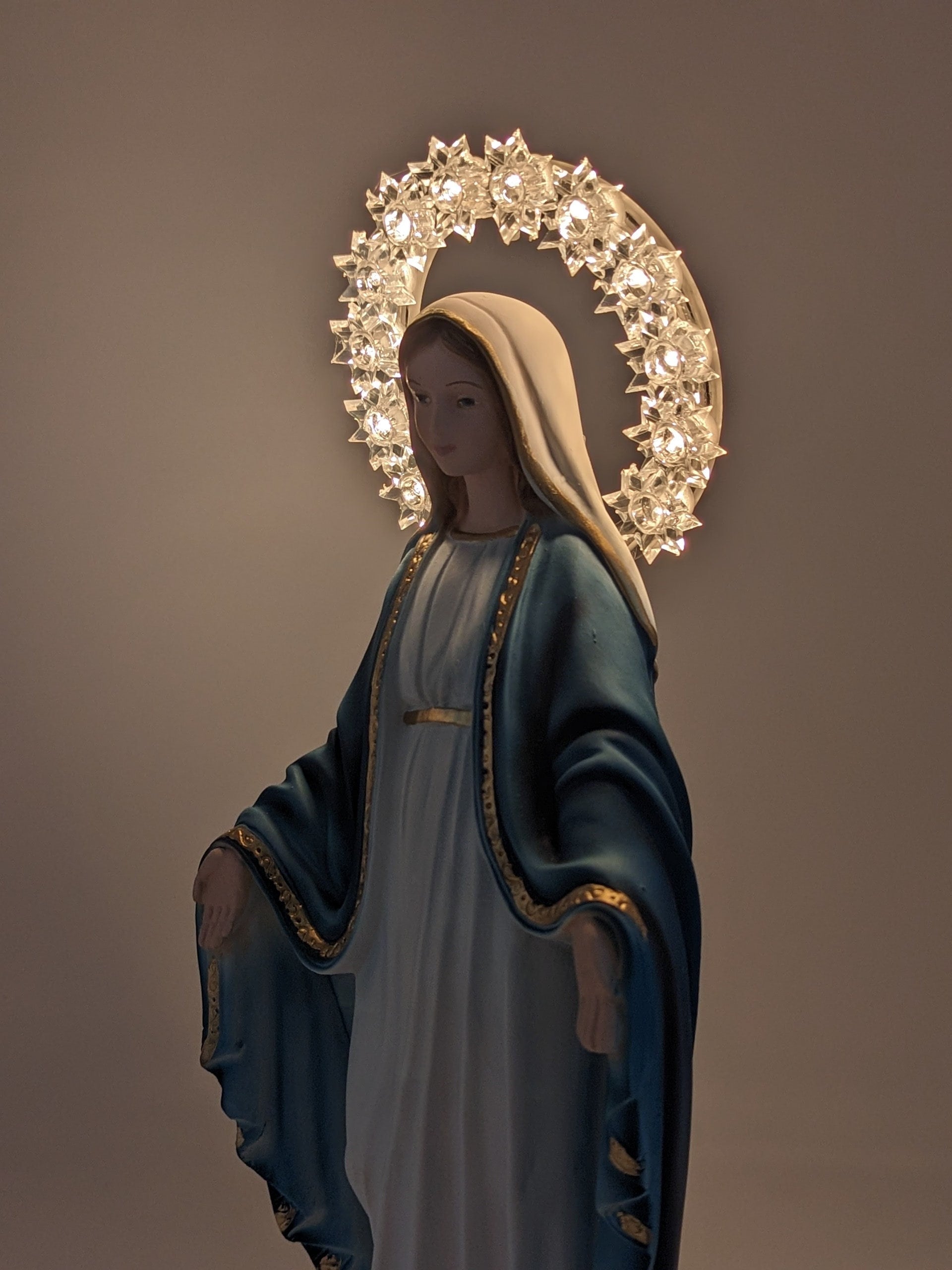 Statue of Our Lady of Grace. Virgin Mary. 30 Cm Marble Dust Statue With ...
