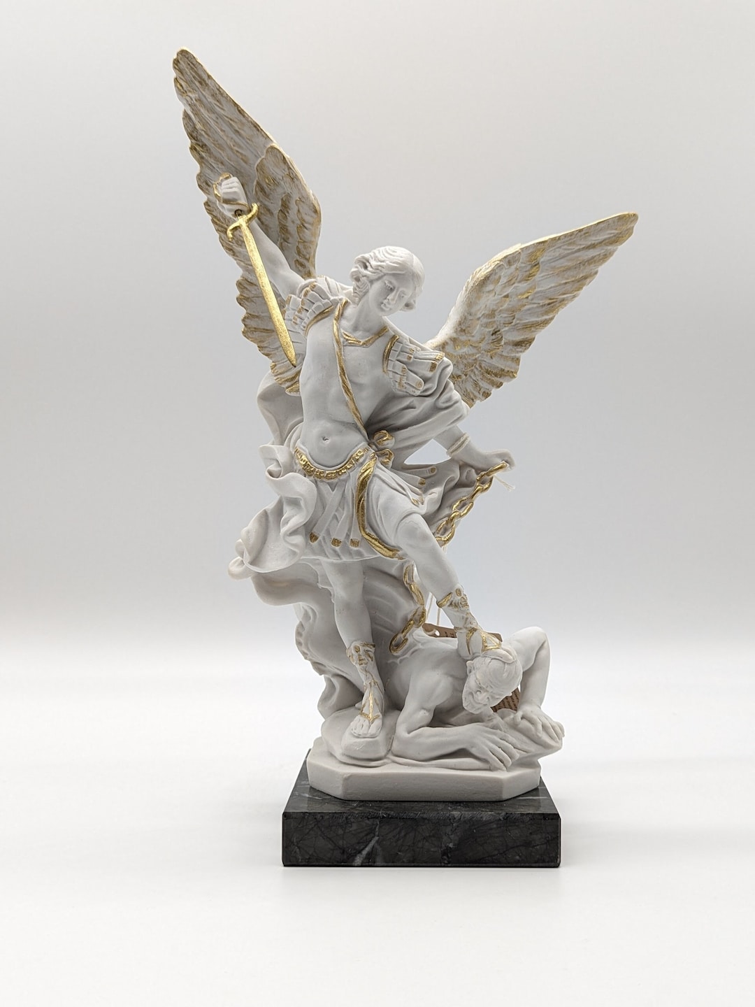 Statua Di San Michele Arcangelo Cm 31 in Polvere Di Marmo Bianco E Oro ...