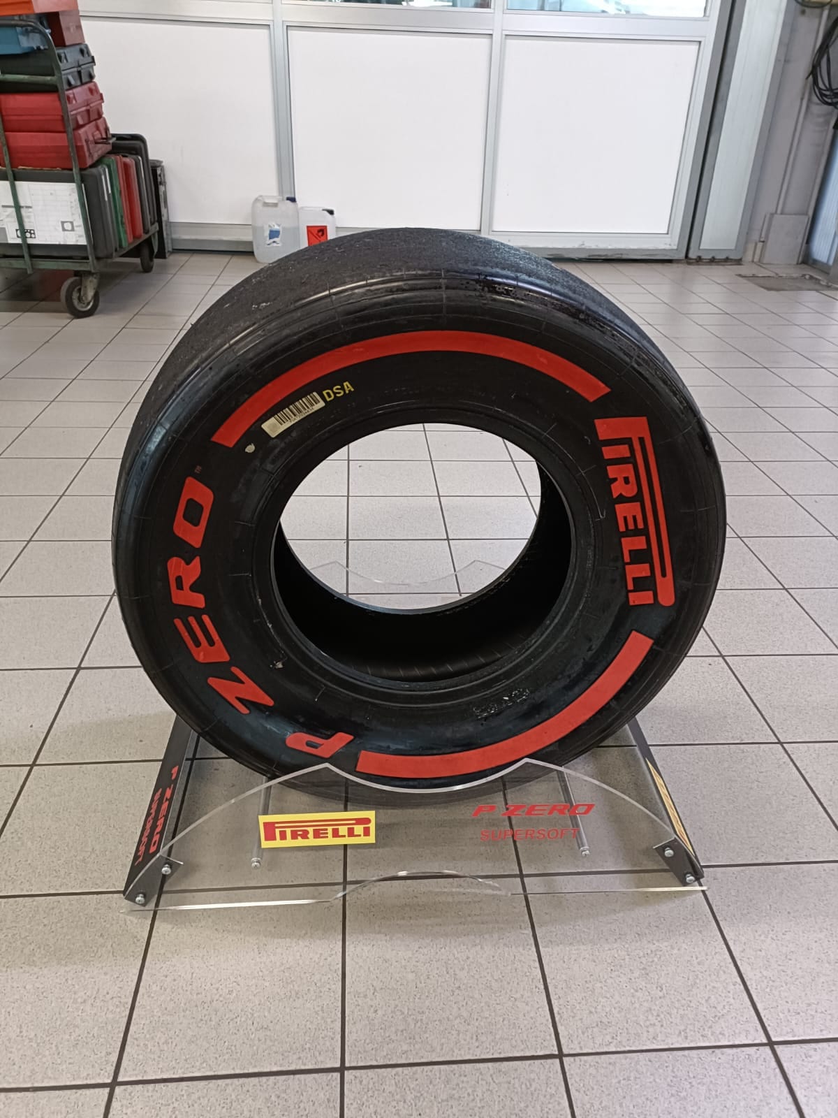 Tire F1 Wheel Formula 1 Slick Supersoft Red Front Tire Display Stand ...