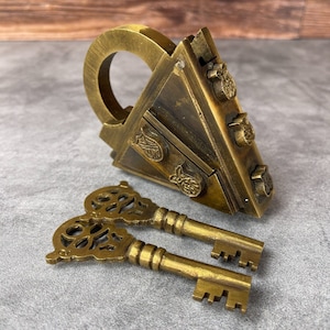 Dungeon Triangle Lock - Etsy