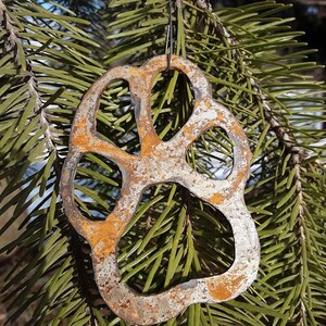 Rusty Metal Paw Prints, Set of 2, Crafts, Signs, Stencils, Magnets ...