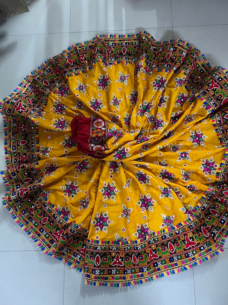 Yellow Mirror Work Ghaghra Choli/garba Chaniya Choli/gujrati Lehenga ...