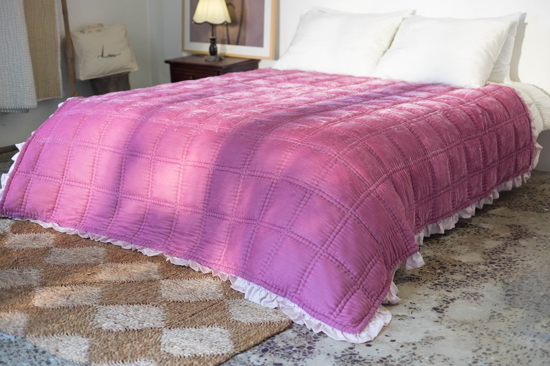 Pink Silk Velvet Hand Stiching Bedding Set Velvet Throw Blanket Luxury ...
