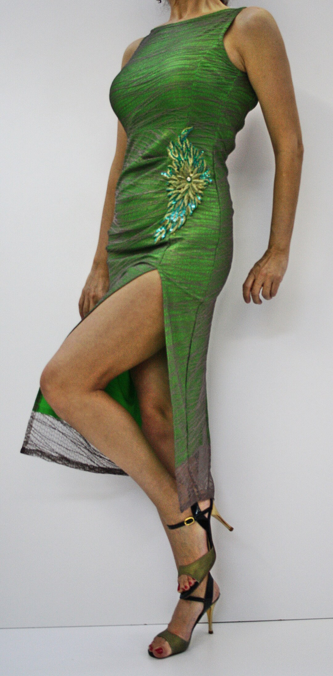 DS15 Cappuccino-mink Colour Fillet-lace Slit and Draped Dress With ...