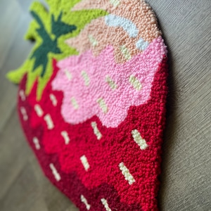 Large Strawberry Accent Rug | Hand-tufted Carpet - Etsy