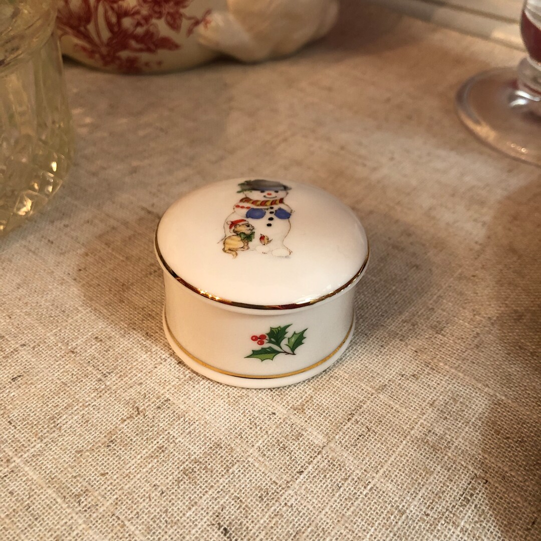 Vintage Porcelain Trinket Pill Box With Snowman Cat Bird Holly by ...