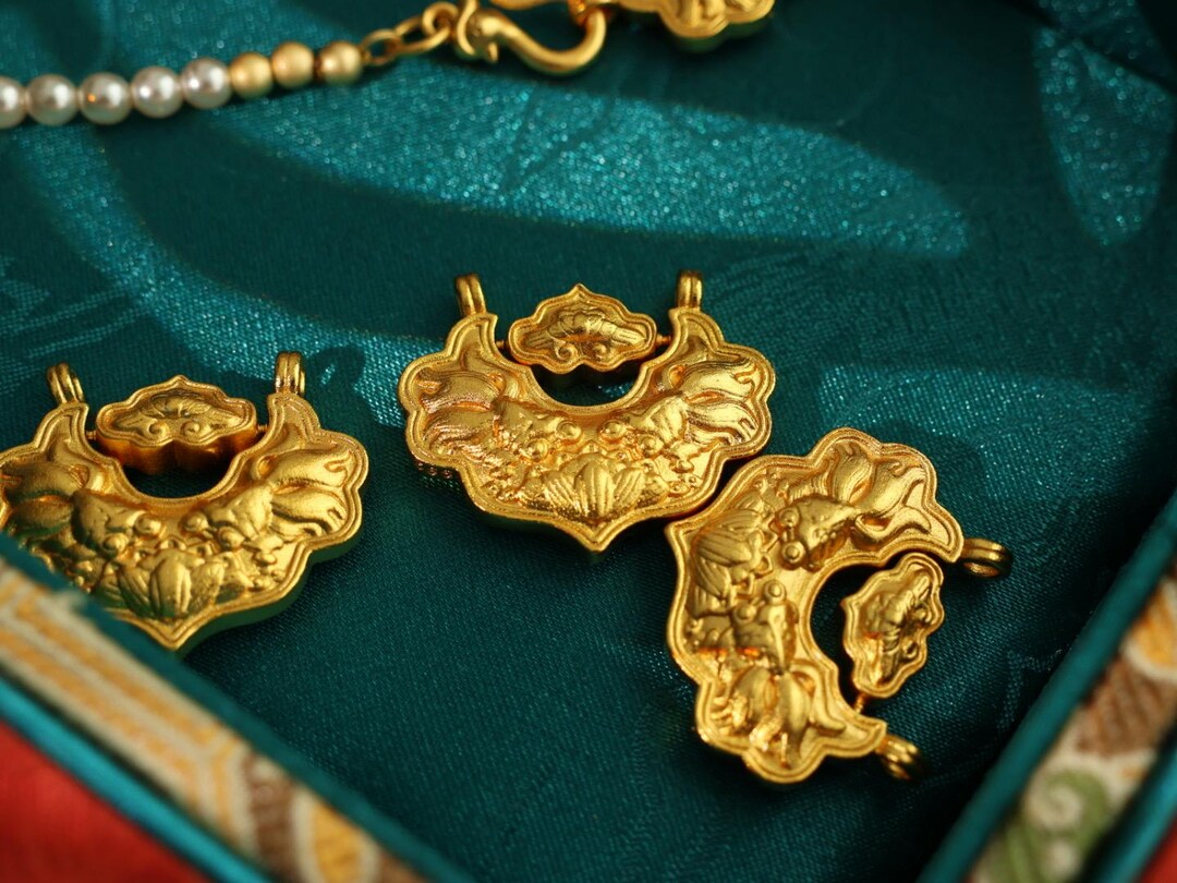 Traditional Chinese Longevity Lock Pendant With Faux Pearl Necklace - Etsy