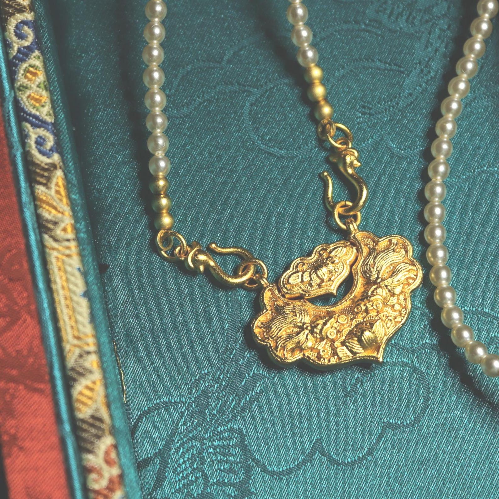 Traditional Chinese Longevity Lock Pendant With Faux Pearl Necklace - Etsy