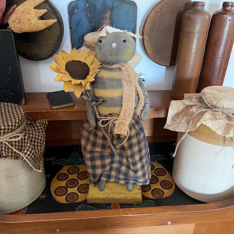Primitive Bee - Etsy
