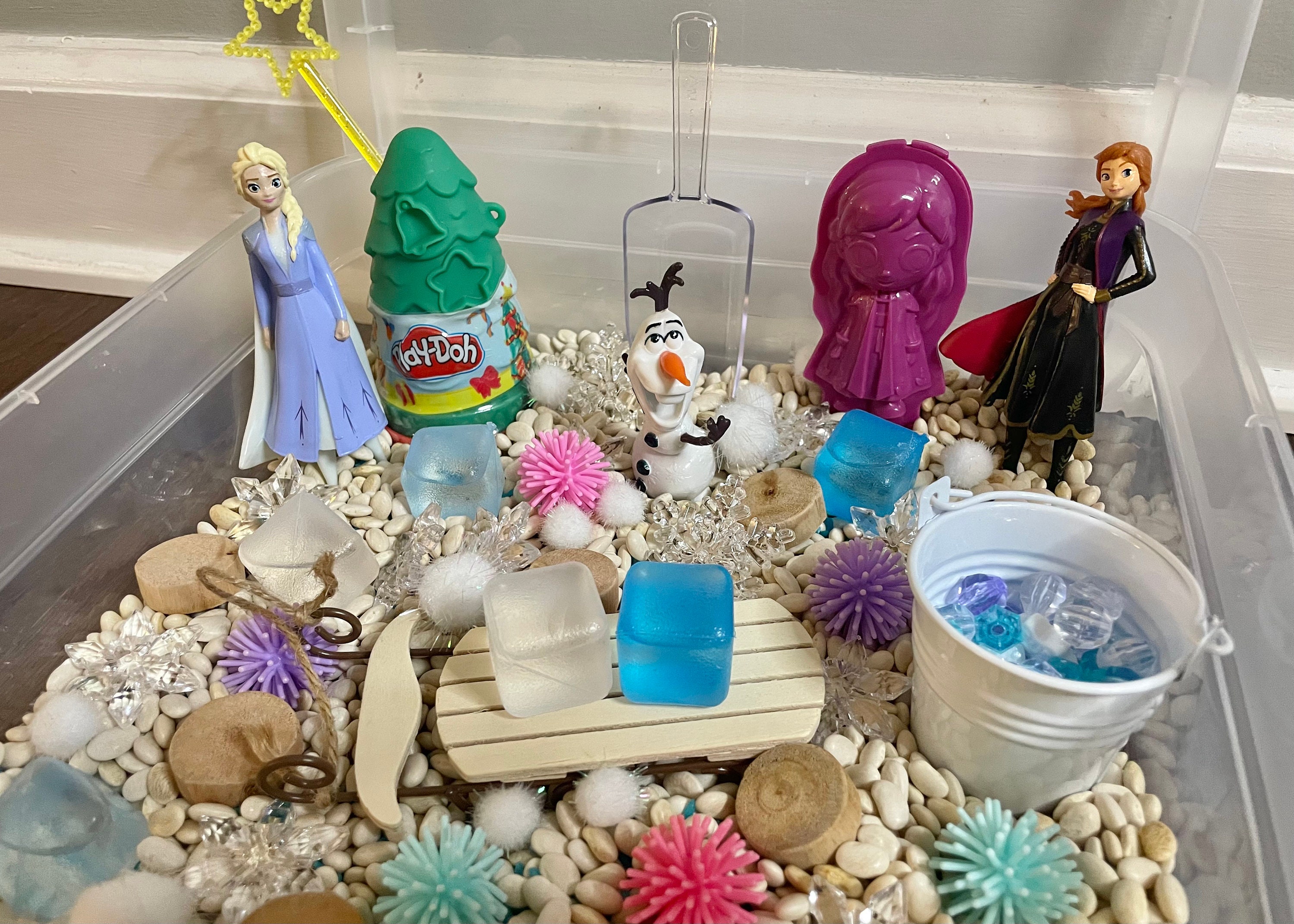 Princess Discovery Bin for Kids, Frozen, Kids Birthday Gift, Small ...