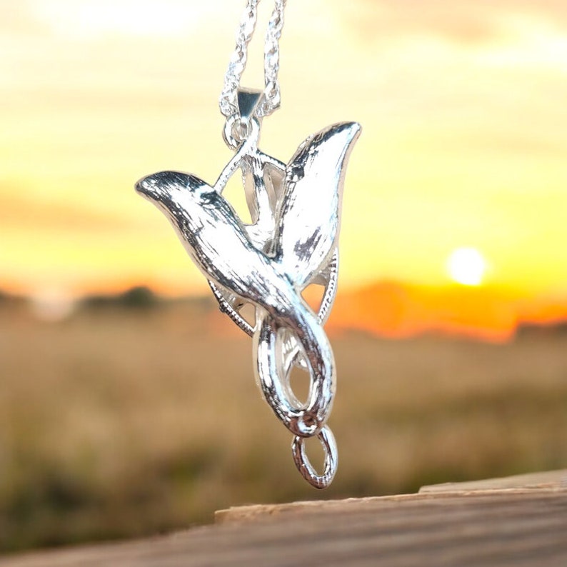Elf Star Necklace: A Sparkling Symbol of Elven Grace and Love Elf ...