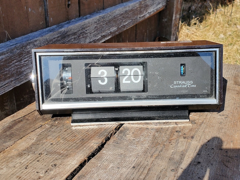 Flip Alarm Clock, Strauss Model 100, Vintage - Etsy
