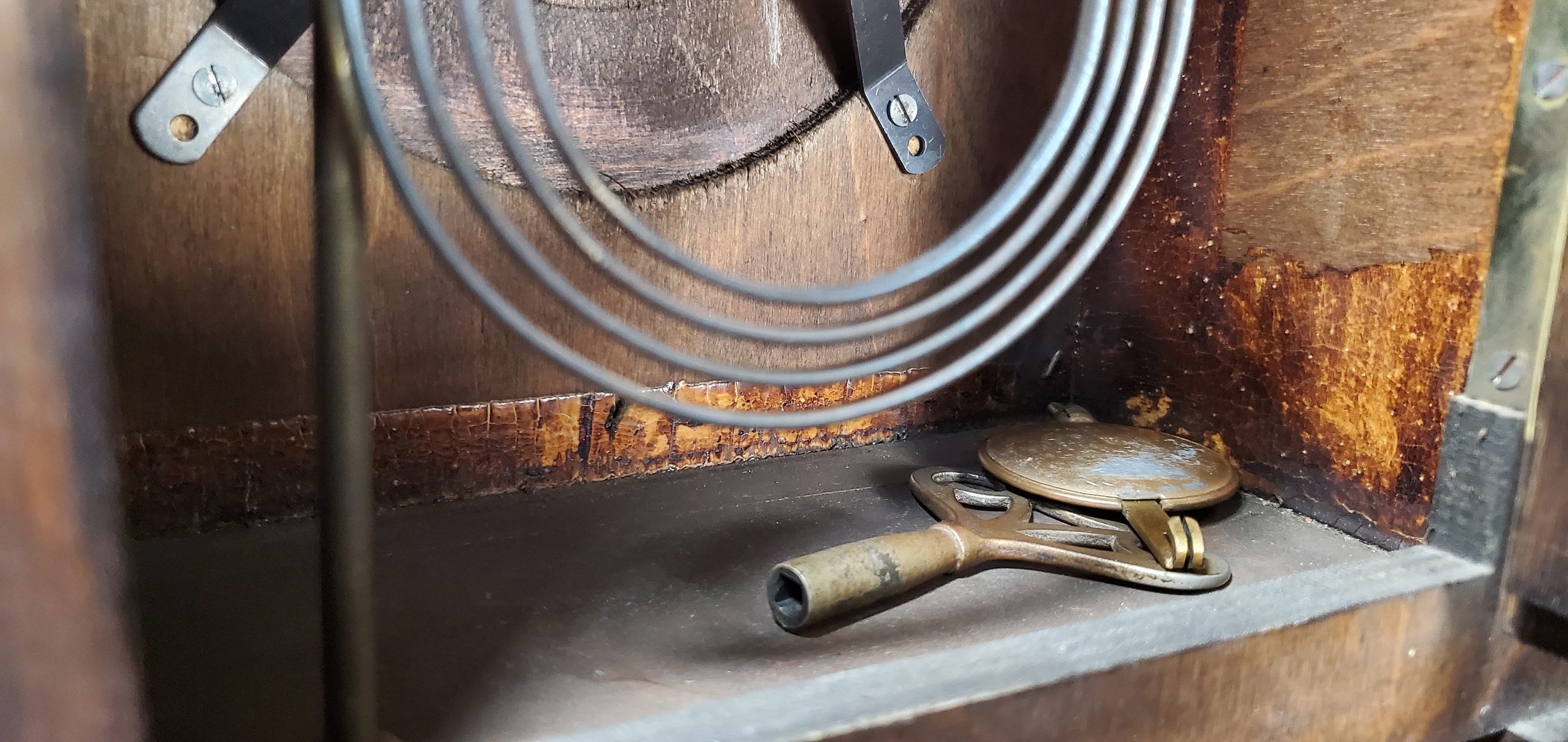 Vintage Key Wind Pendulum Table Clock W/ Key - Etsy