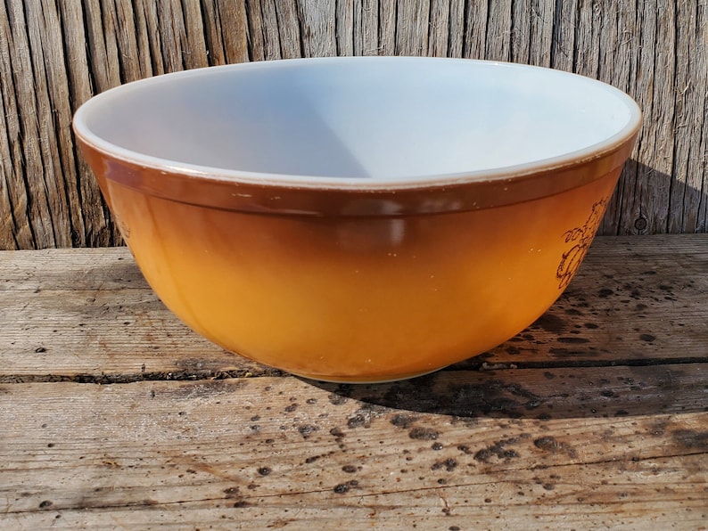 Pyrex Mixing Bowls, Set of 2, Old Orchard Pattern, Brown and Tan ...