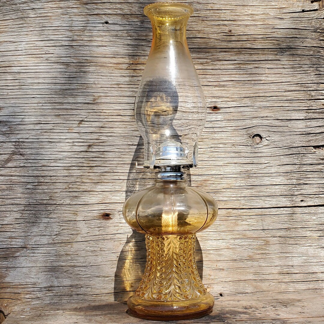 Oil Lamp Yellow Glass With Globe, Lamplight Farms, Vintage - Etsy