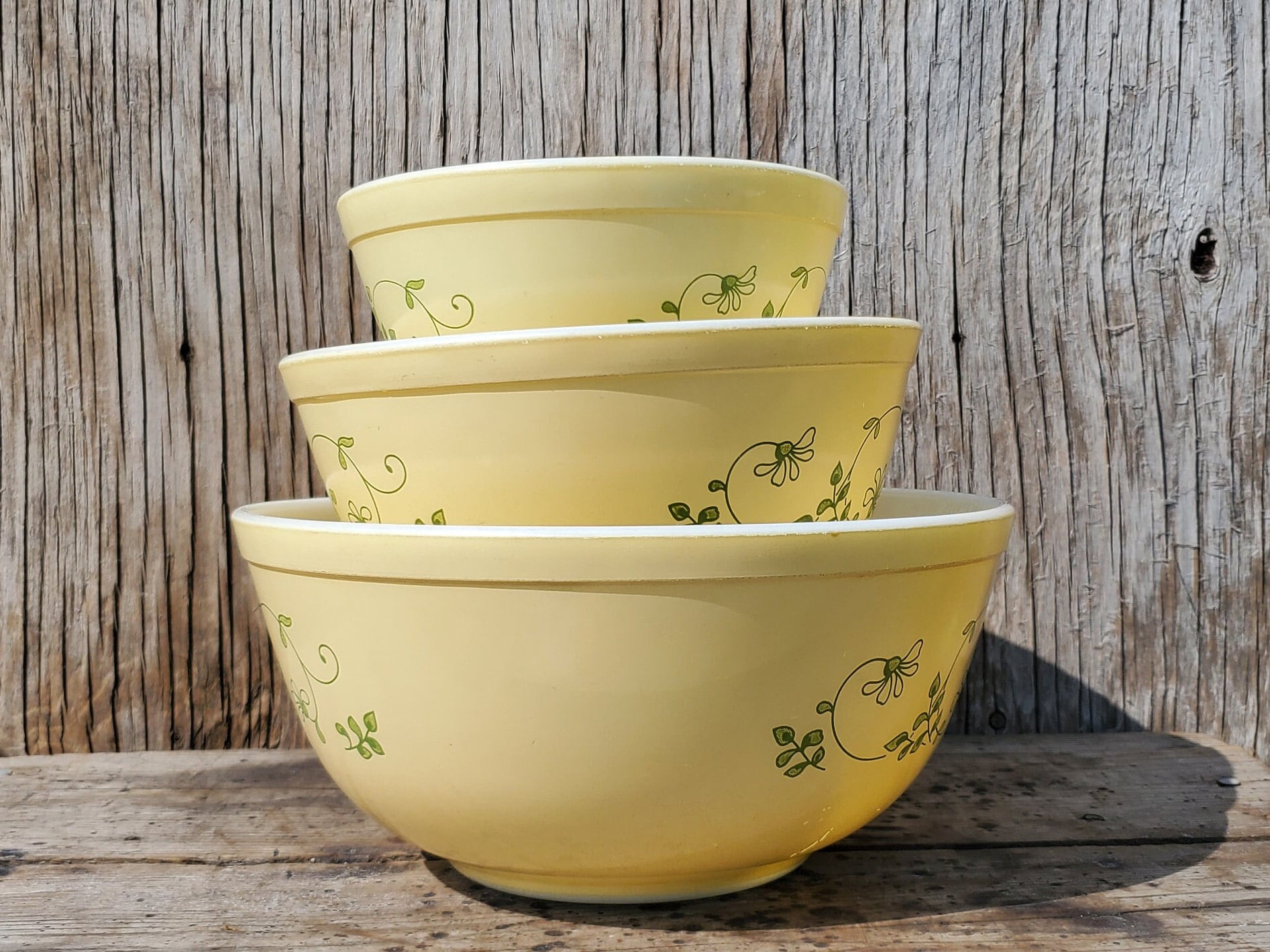Pyrex Mixing Bowls, Set of 3, Shenandoah Pattern, Cream and Green ...
