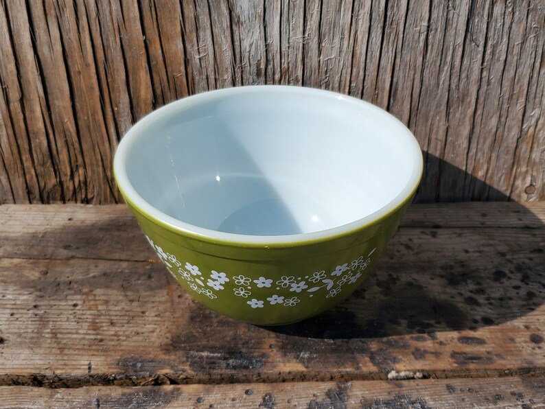 Pyrex Mixing Bowls, Set of 2, Crazy Daisy Pattern, Spring Blossom ...