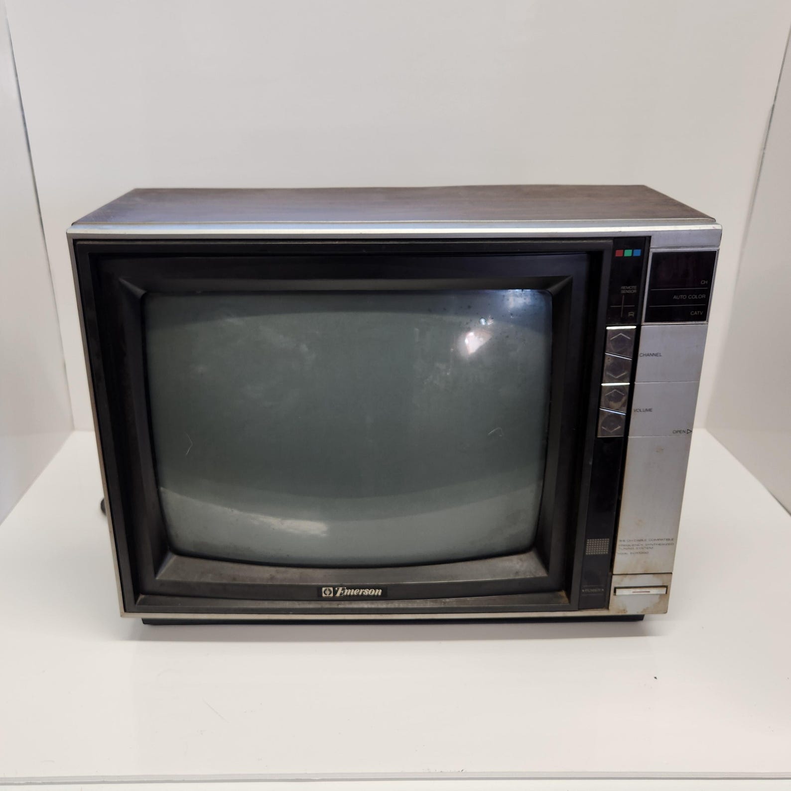 Television, Emerson ECR 1350, CRT TV, 1990, Needs Maintenance/use as ...