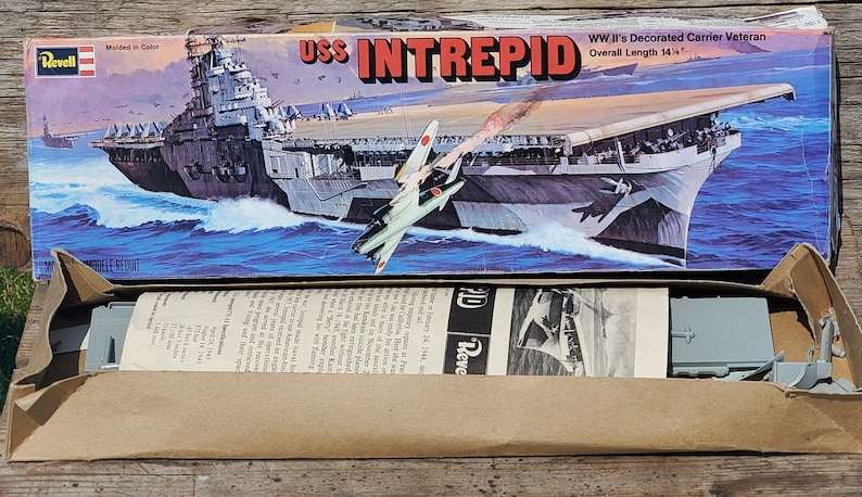 Model USS Intrepid, US Aircraft Carrier, Revell, 1972, Vintage - Etsy