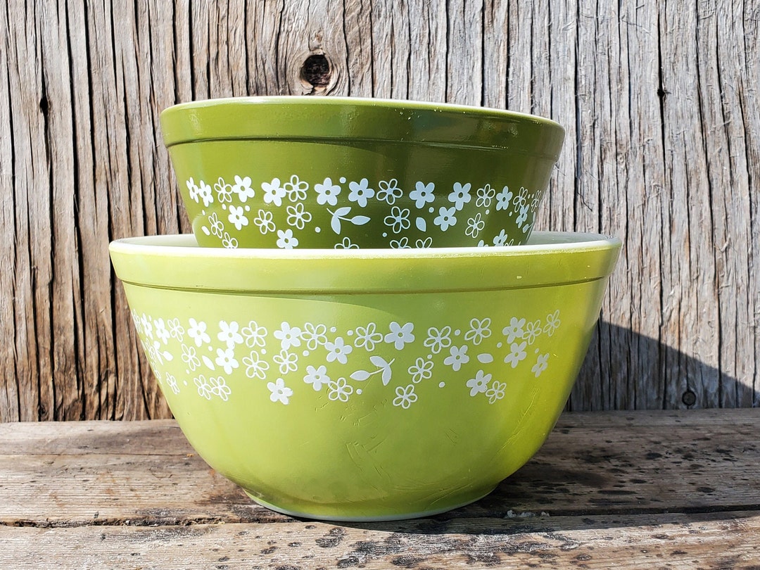 Pyrex Mixing Bowls, Set of 2, Crazy Daisy Pattern, Spring Blossom ...