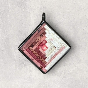 Handmade Quilt Pendant - 1 1/4” - Log Cabin Block - Includes 20 ...