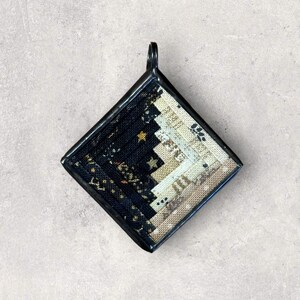 Handmade Quilt Pendant - 1 1/4” - Log Cabin Block - Includes 20 ...