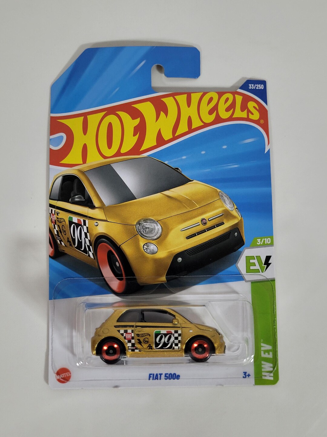 Hot Wheels Fiat 500E Electric Race Car Gold Edition Die-cast Toy Car 1: ...
