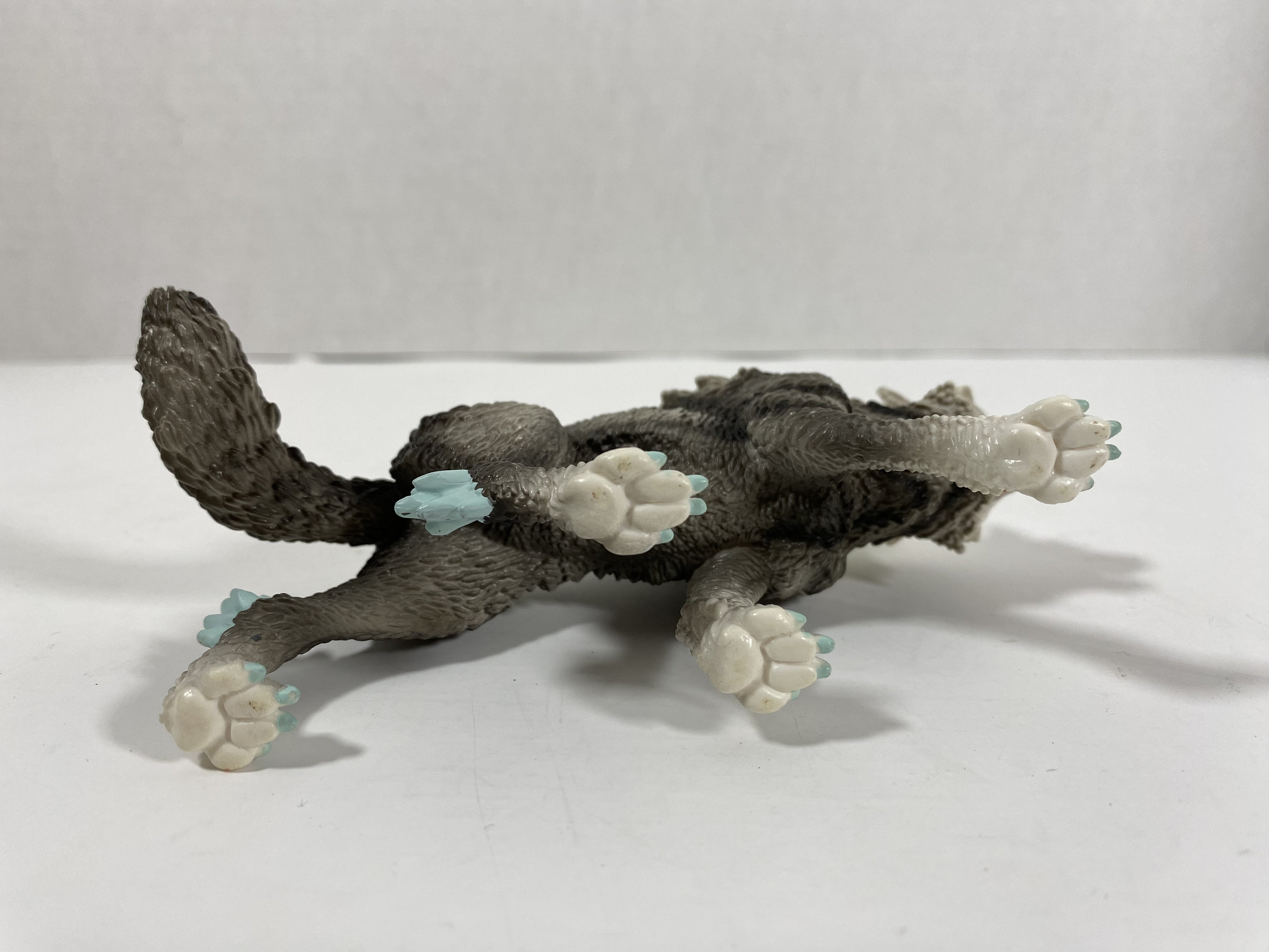 Schleich Eldrador Snow Wolf Toy Figure - Collectible | Display Item ...